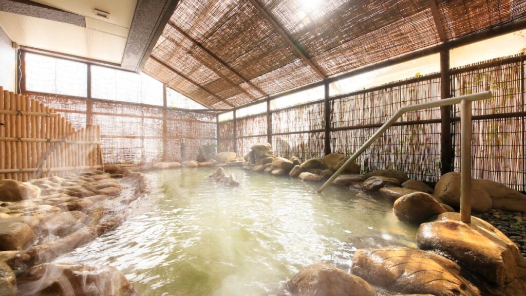 温泉×手軽な山歩きで最高の休日を過ごそう｜札幌近郊の山歩道（さんぽみち）5選 | YAMAP MAGAZINE