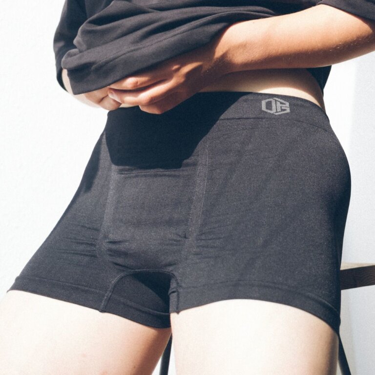 女性ならではの持ち物を解説｜女性の日帰り・宿泊登山を快適にするコツ【山道具の選び方・使い方】 | YAMAP MAGAZINE