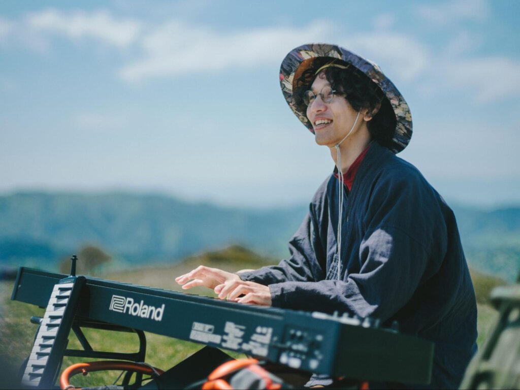 「スーパー登山部」というバンド｜楽器を歩荷して北アルプス・標高2,832mで奏でる自由な音楽 | YAMAP MAGAZINE