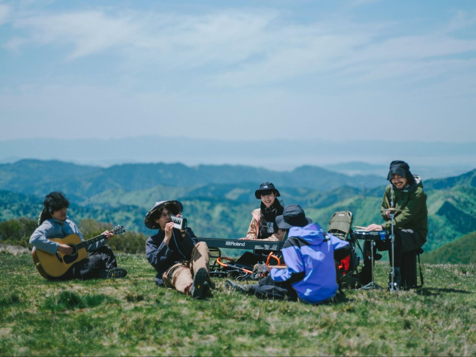 「スーパー登山部」というバンド｜楽器を歩荷して北アルプス・標高2,832mで奏でる自由な音楽 | YAMAP MAGAZINE