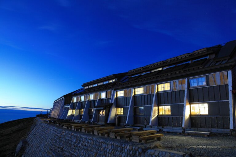 「スーパー登山部」というバンド｜楽器を歩荷して北アルプス・標高2,832mで奏でる自由な音楽 | YAMAP MAGAZINE