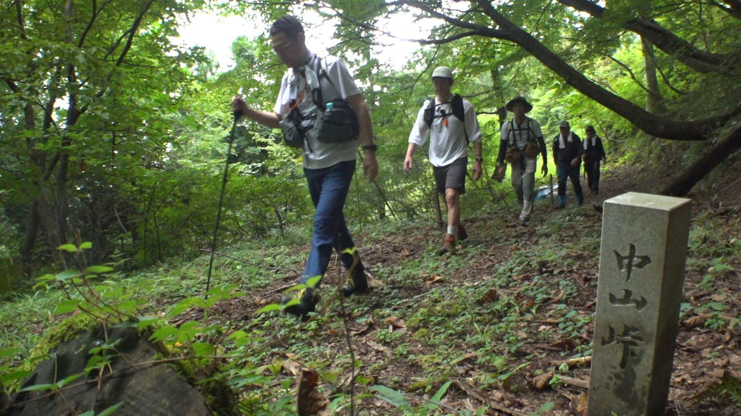 【東野登山隊】次は人気上昇中・塩の道トレイル 120km！東野幸治さん、庄司智春さん語る、初トレイル旅 | YAMAP MAGAZINE