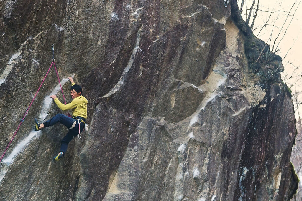 パタゴニアの定番フリース「R1」がリニューアル｜通気性と動きやすさに注目 | YAMAP MAGAZINE