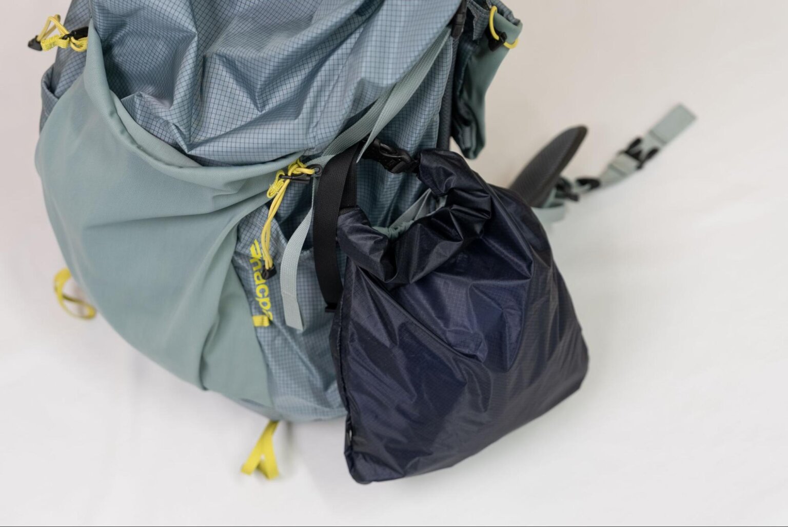 まずは落とさないことから｜登山ガイドが教える、山のごみ対策【全国一斉・清掃登山キャンペーン】 | YAMAP MAGAZINE